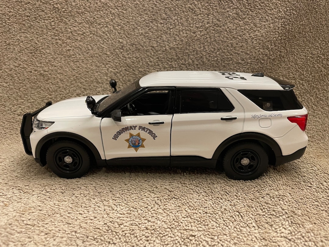 1/24 Scale CHP Police White Ford Explorer Diecast Model Car With ...