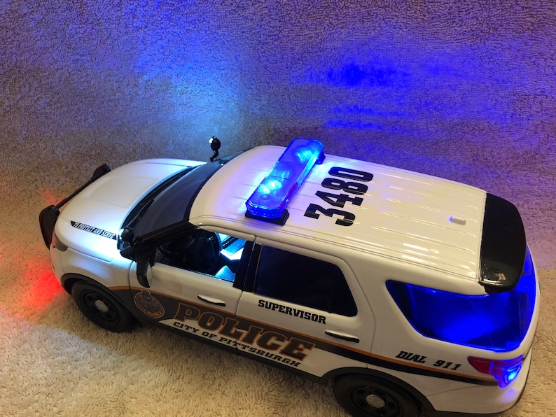 1/18 scale Pittsburgh Dept die-cast Ford Explorer model | Etsy