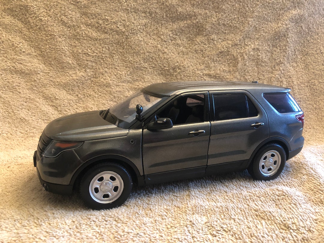 1/18 Scale Gray Unmarked Police Diecast Ford Explorer With Working ...