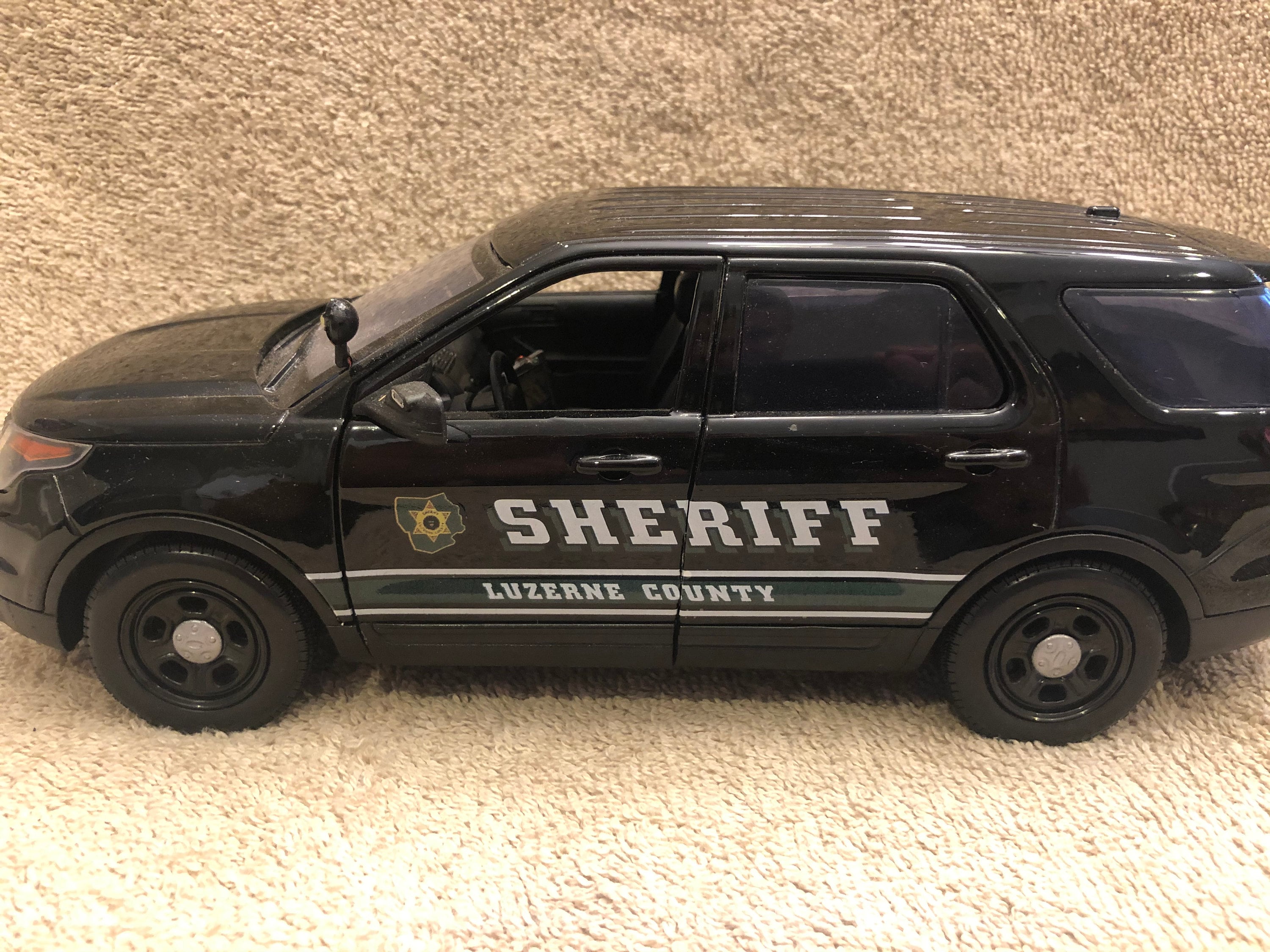 1/18 Scale Luzerne County PA Sheriff Ford Explorer With Working Lights ...