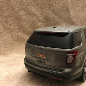 1/18 Scale Gray Unmarked Police Die-cast Ford Explorer Model Replica ...