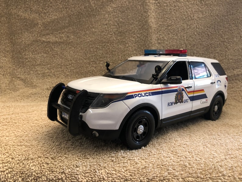 1/18 Scale Die-cast RCMP Police Ford Explorer Model Replica With ...