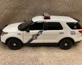 1/18 Scale Die-cast RCMP Police Ford Explorer Model Replica With ...