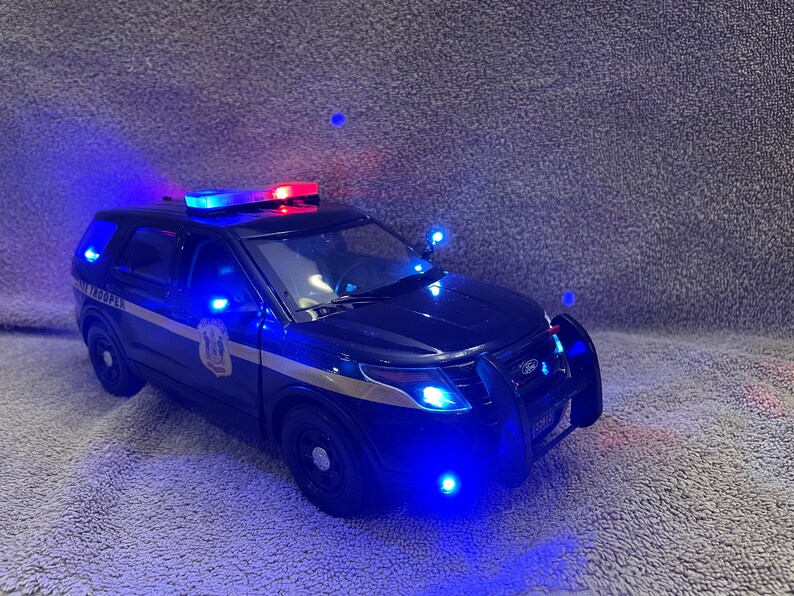 1/18 Scale Delaware State Police Ford Explorer Diecast Model - Etsy