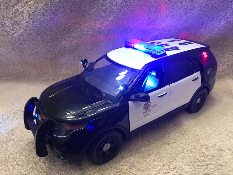 1/18 Scale LAPD Police Dept Die-cast Ford Explorer Model Replica With ...