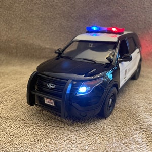 1/24 Scale LAPD Police Dept Die Cast Model Car Ford Explorer With ...