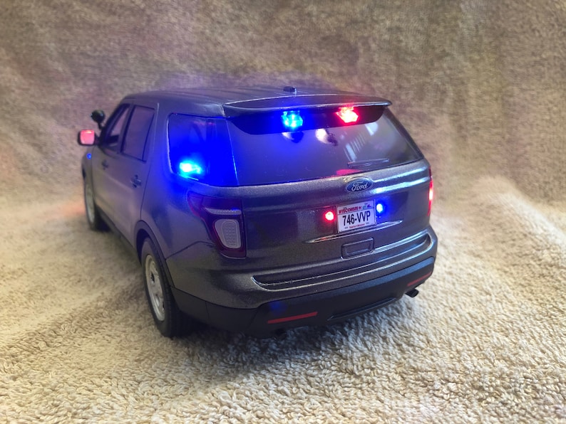 1/18 Scale Gray Unmarked Police Diecast Ford Explorer With - Etsy