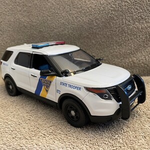 1/24 Scale State Police Die Cast Model Car Ford Explorer NON Working ...