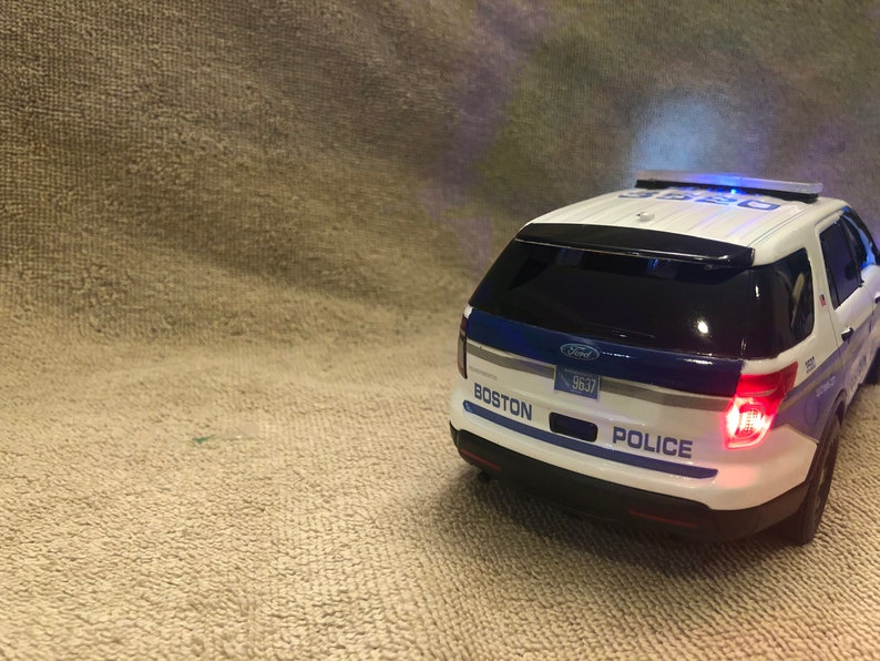 1/24 Scale Boston Police Diecast Ford Explorer Model Car With | Etsy