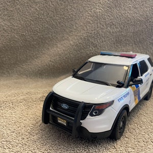 1/24 Scale State Police K9 Unit Die Cast Model Car Ford Explorer NON ...
