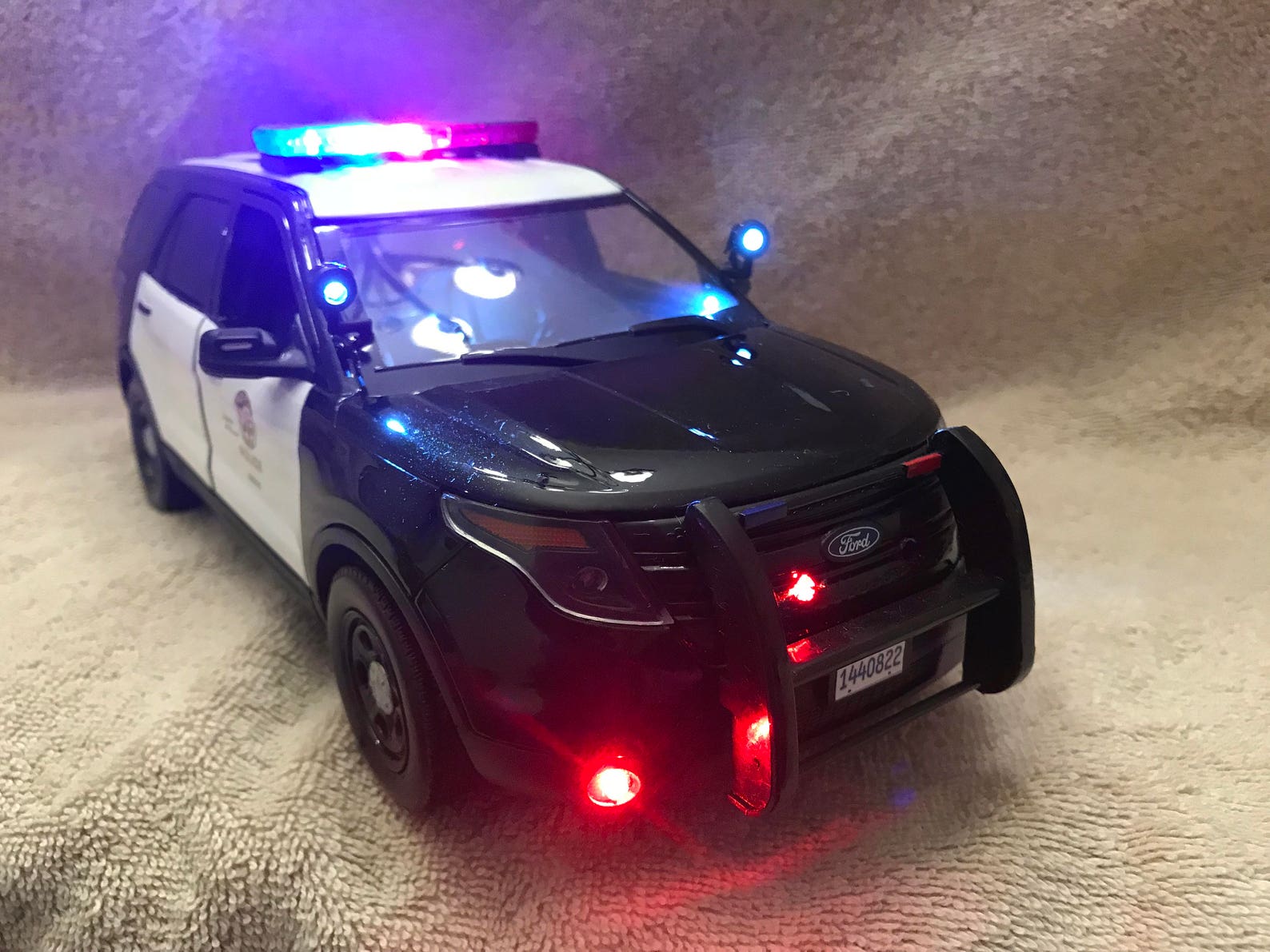 1/18 Scale LAPD Police Dept Die-cast Ford Explorer Model Replica With ...