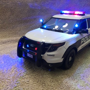 1/18 Scale Oxnard CA Police Die-cast Ford Explorer Model Replica With ...