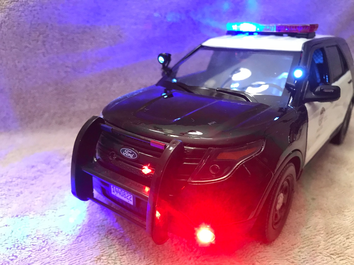 1/18 Scale LAPD Police Dept Die-cast Ford Explorer Model | Etsy