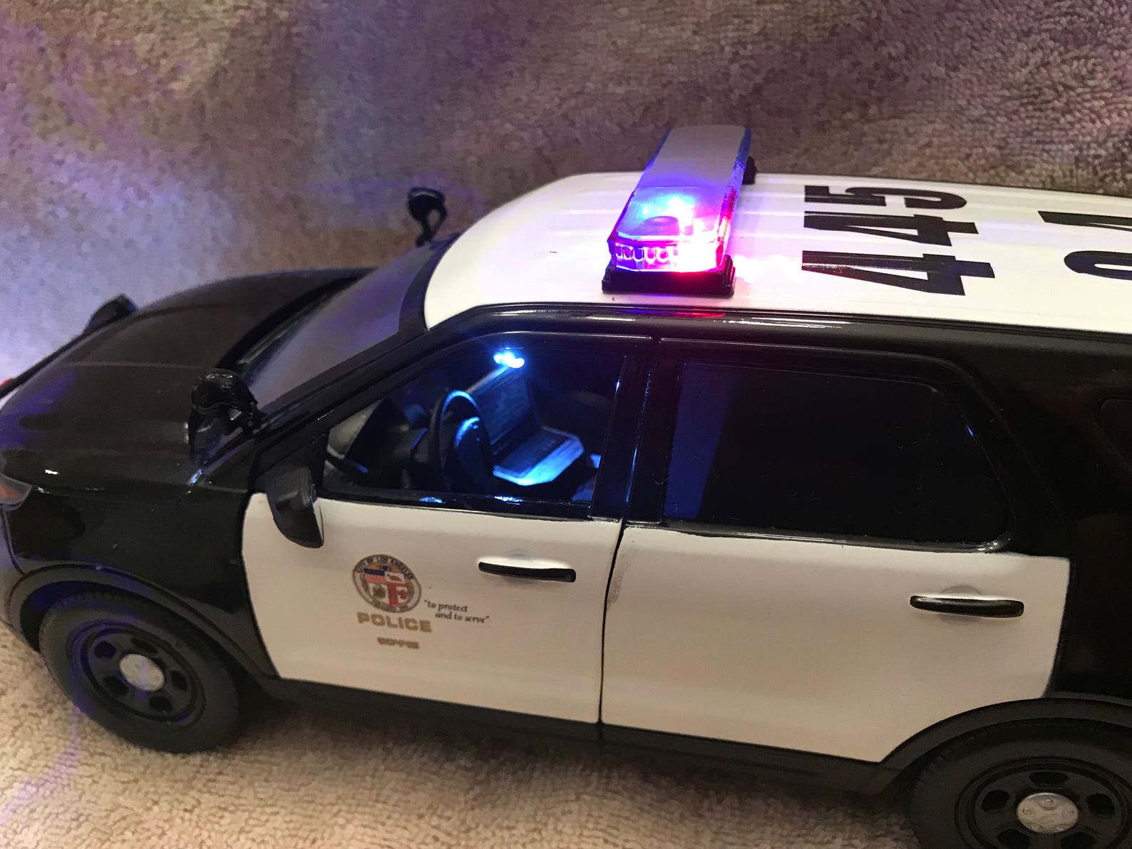 1/18 Scale LAPD Police Dept Die-cast Ford Explorer Model Replica With ...