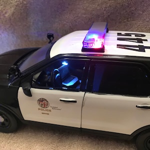 1/18 Scale LAPD Police Dept Die-cast Ford Explorer Model Replica With ...