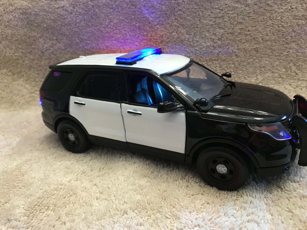 1/24 Scale Blank Black and White Police Die Cast Model Car Ford ...