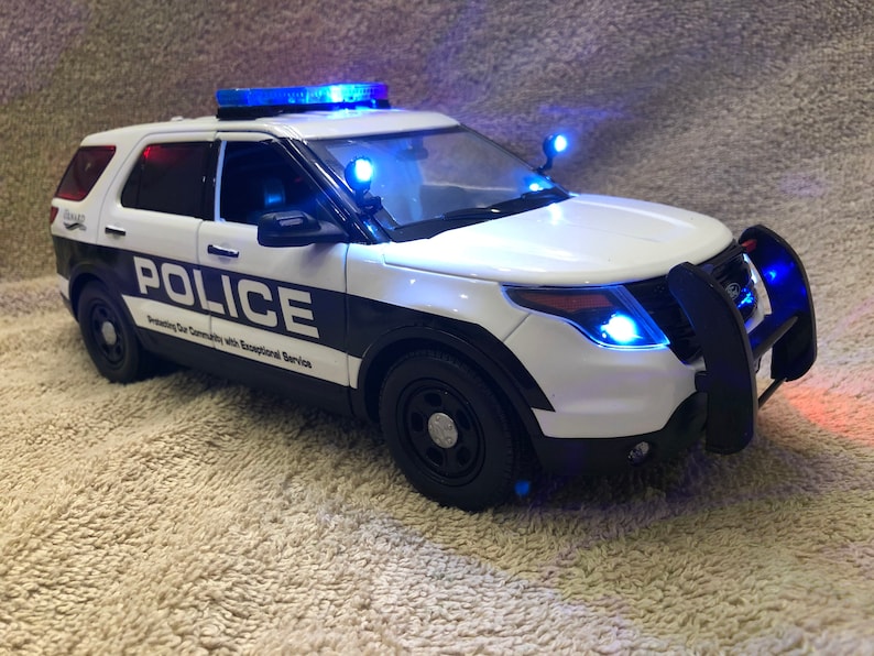 1/18 Scale Oxnard CA Police Die-cast Ford Explorer Model - Etsy