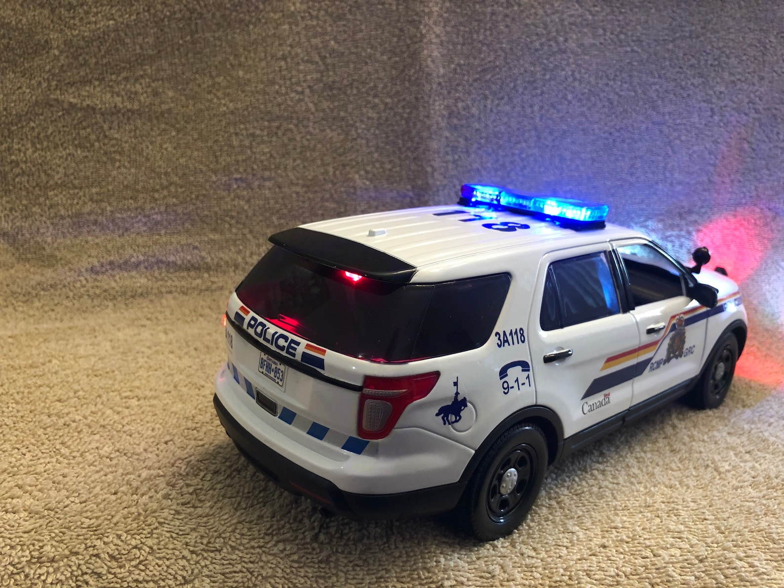 1/18 Scale Die-cast RCMP Police Ford Explorer Model Replica - Etsy