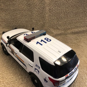 1/18 Scale Die-cast RCMP Police Ford Explorer Model Replica With ...