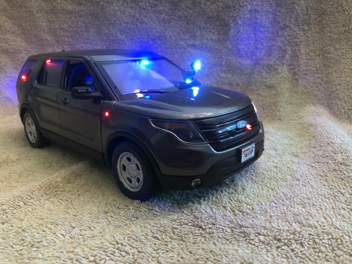 1/18 Scale Gray Unmarked Police Diecast Ford Explorer With - Etsy