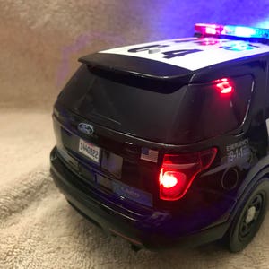 1/18 Scale LAPD Police Dept Die-cast Ford Explorer Model Replica With ...