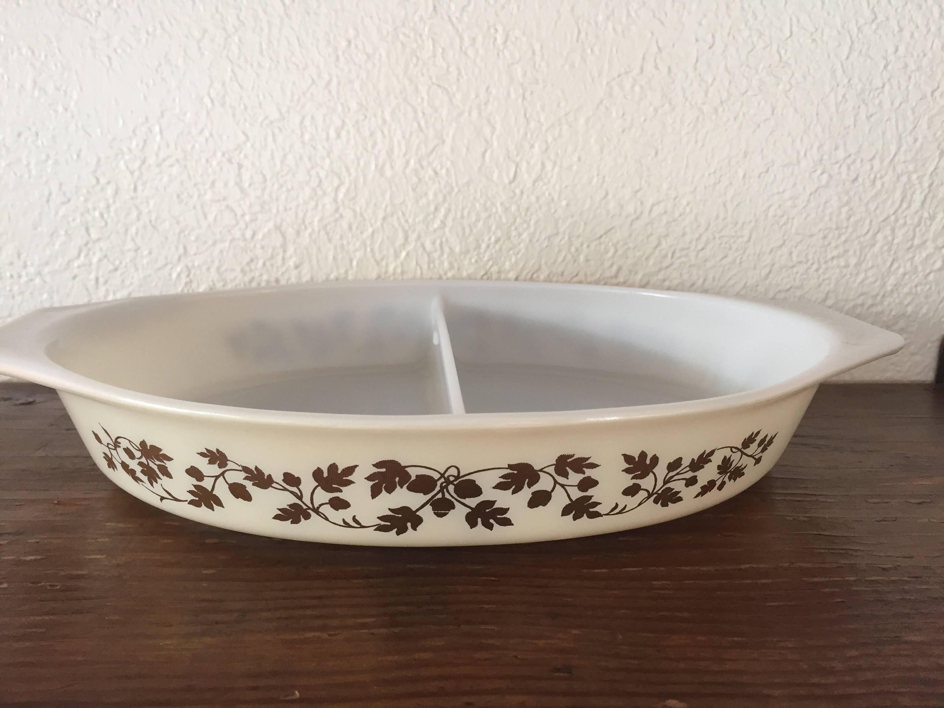 Pyrex Gold Acorn Cream and Gold 963 Divided Dish - Etsy