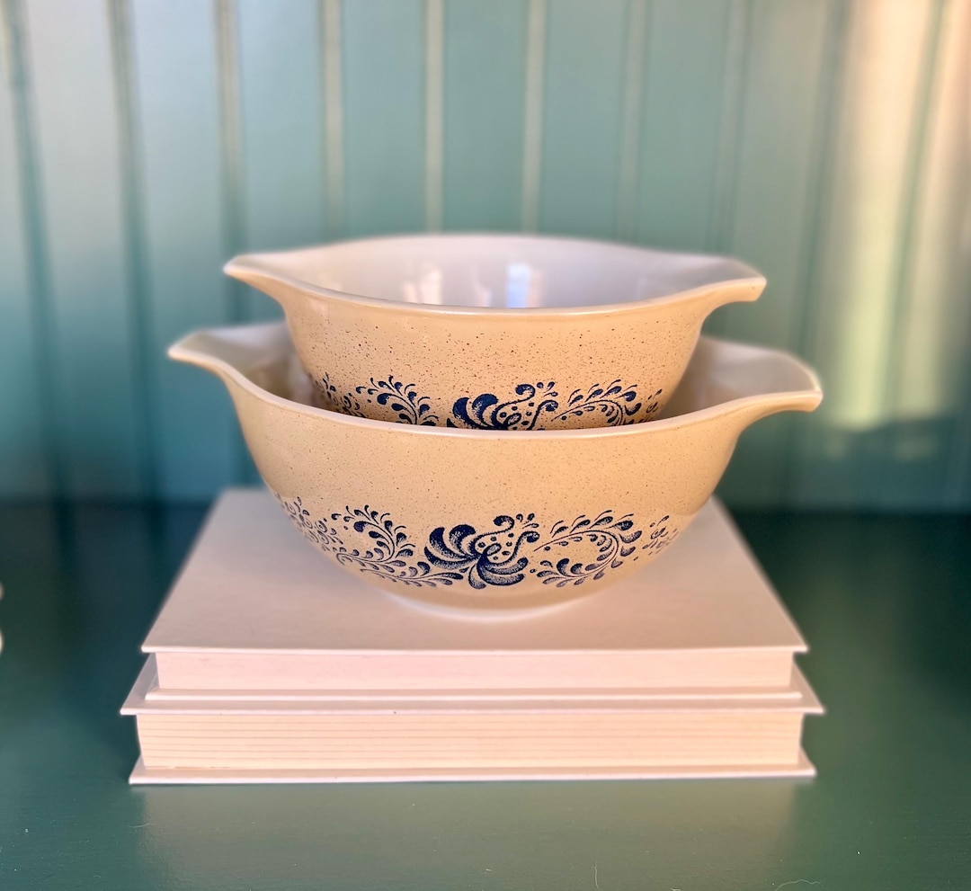 Vintage Pyrex Mixing Bowls - Pyrex Homestead Cinderella Bowls ...