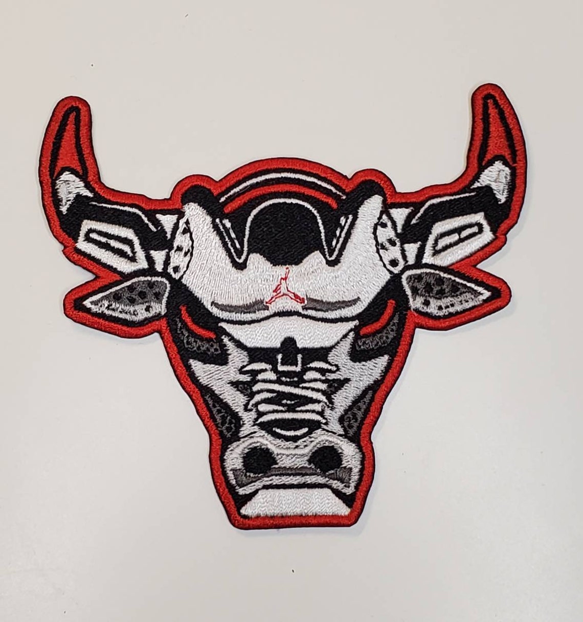 Chicago Bulls IRON-ON Embroidery Patch. 4.1x3.7 - Etsy