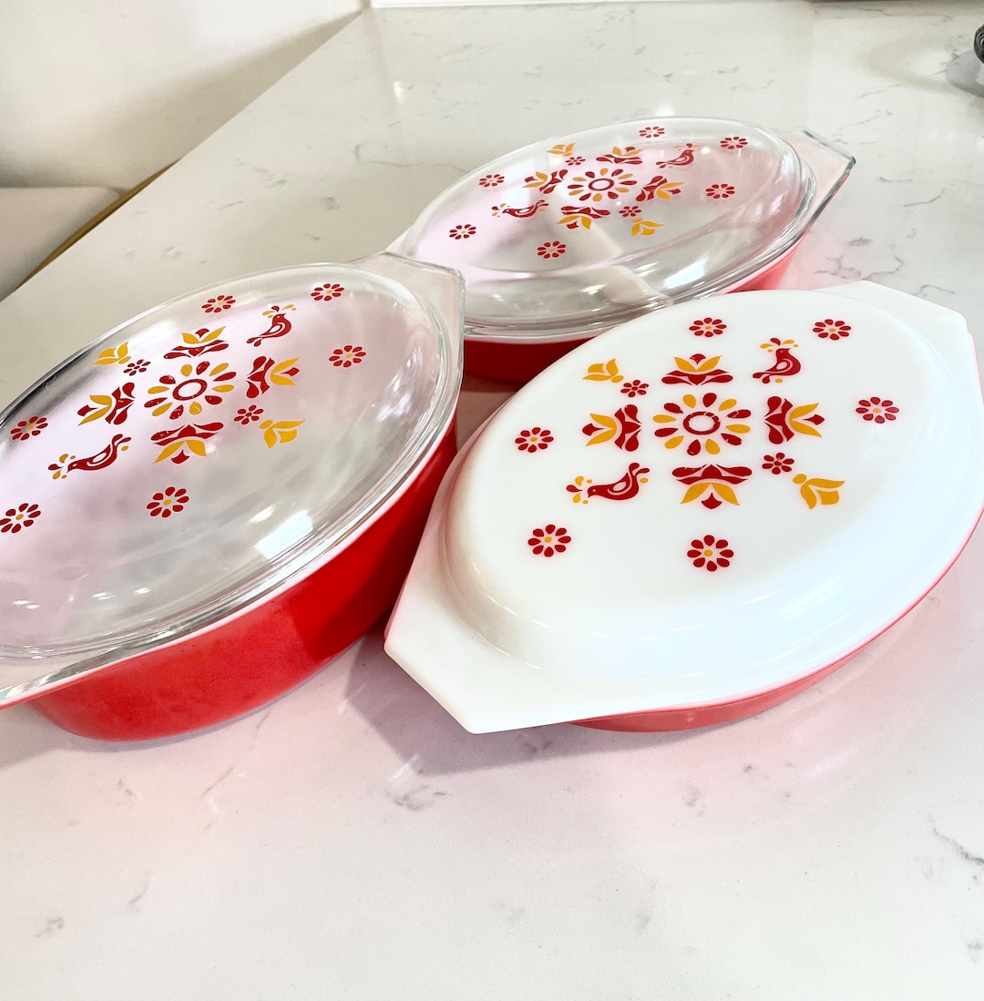 Vintage Pyrex Friendship Casserole Dishes With Lids, Patterned Lids ...