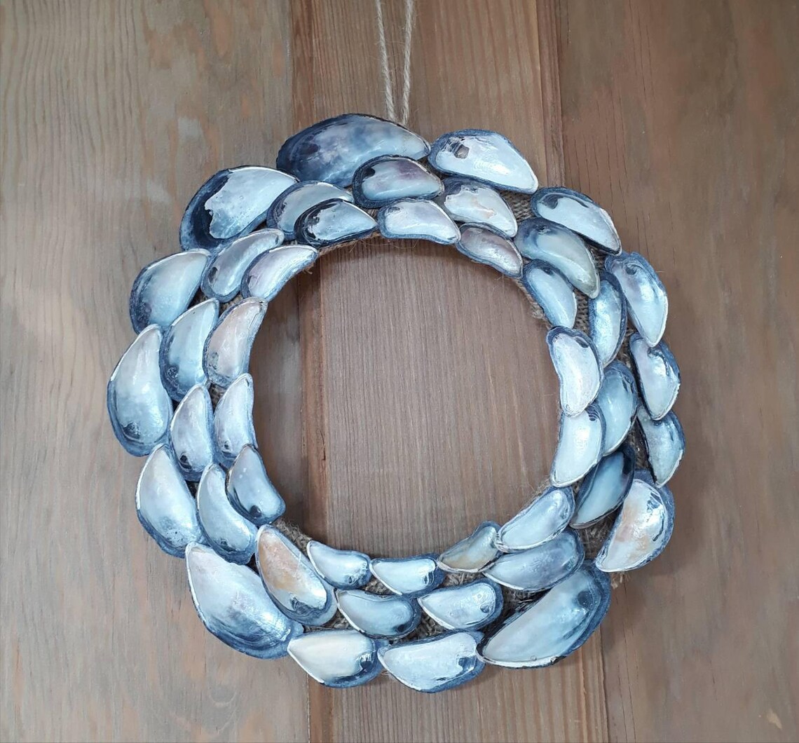 Stunning Mussel Shell Wreath - Not Just for Christmas! #seashells # ...