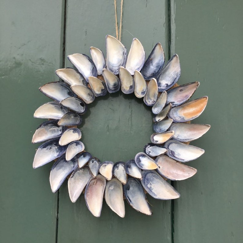 Stunning Mussel Shell Wreath - Etsy UK