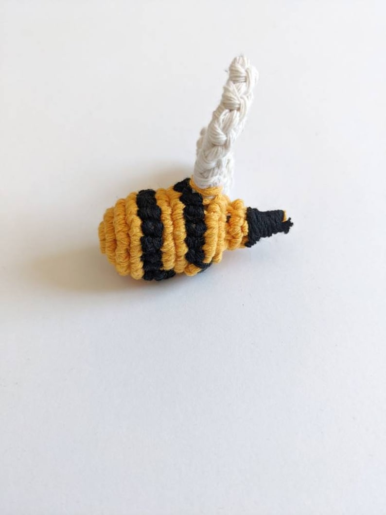3D Pack of 5 Macrame Fiber Miniature Bee Sculpture | Etsy