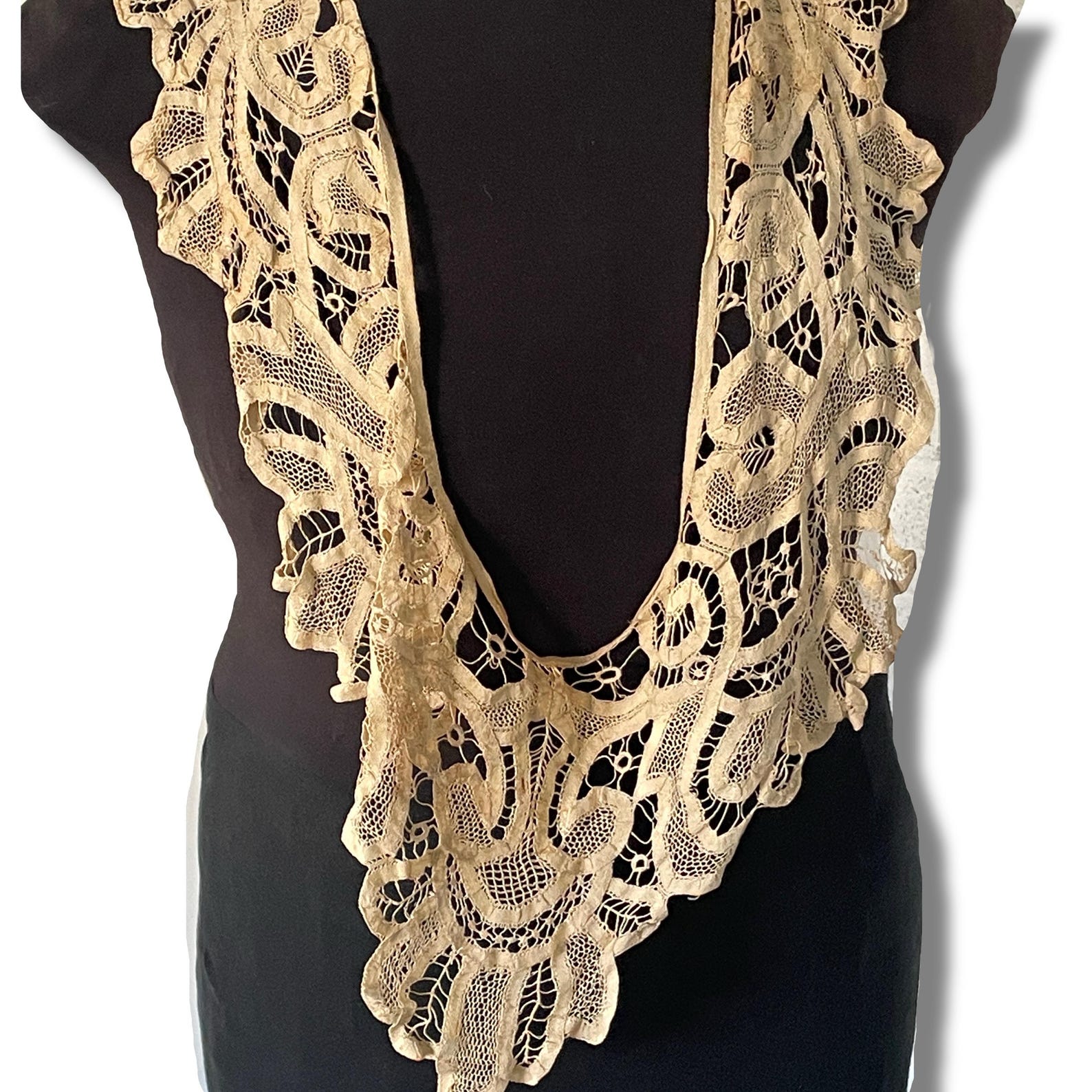 Lace Jabots, Vintage Lace, Handkerchief and Fabrics Neck Adornment ...