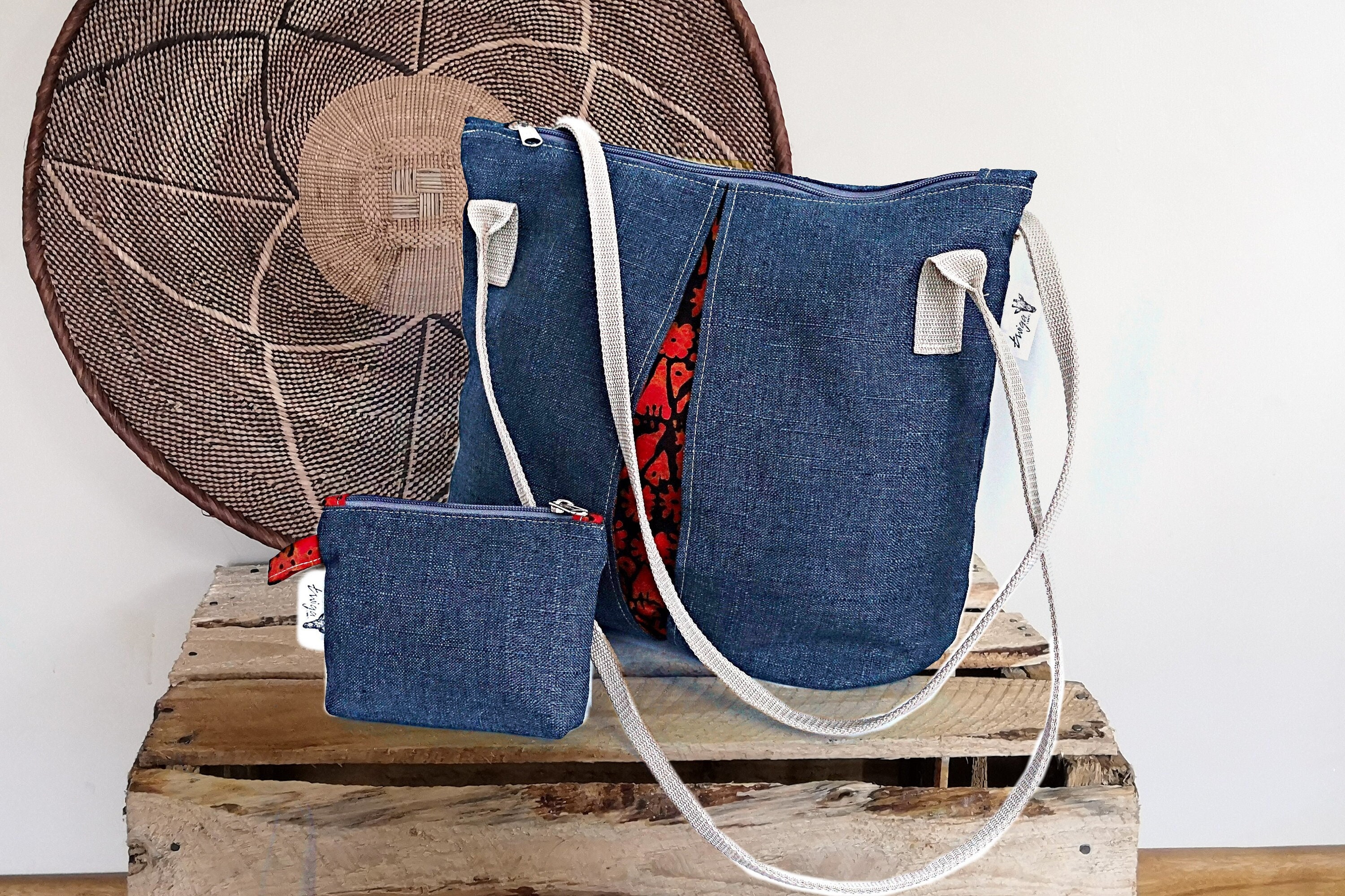 Handtas gemaakt van met was bedrukte batiked stof met extra etui - Etsy ...