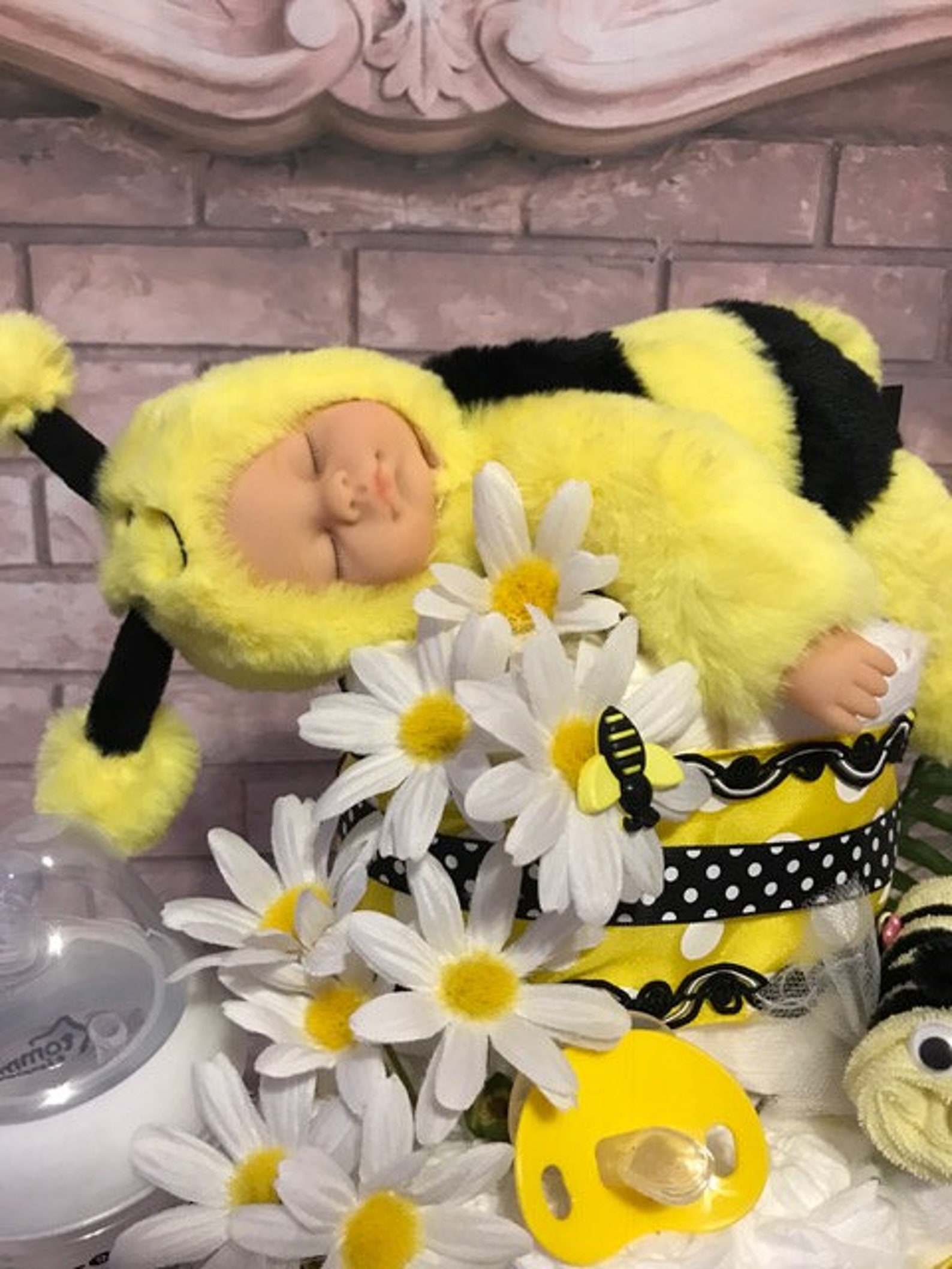 Bee Diaper Cake Bee Baby Shower Bumblebee Diaper | Etsy