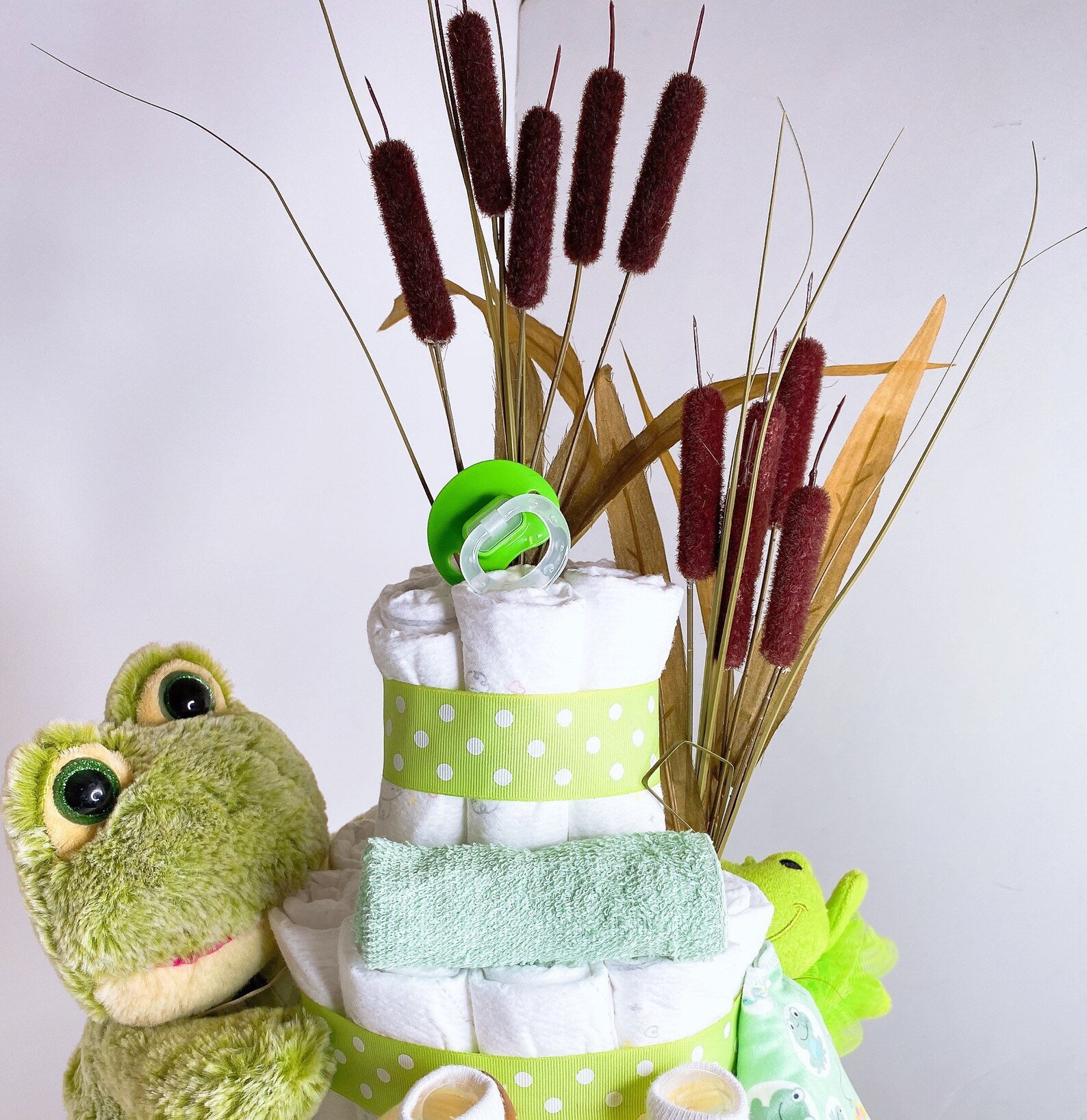 Frog Diaper Cake Frog Themed Boy Diaper Cake Centerpiece - Etsy