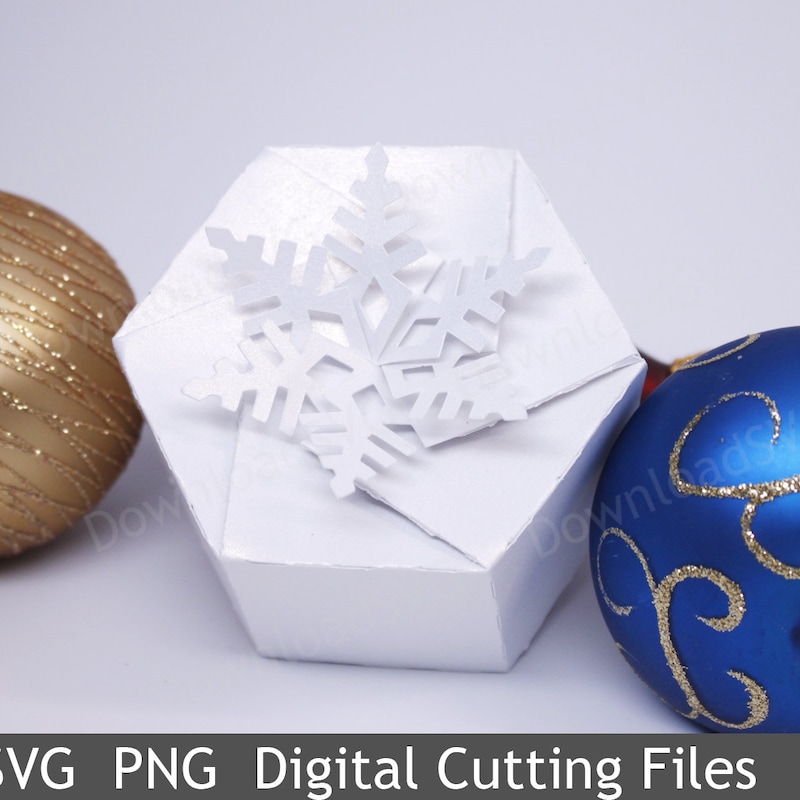 Snowflake Gift Box - 60+ Gift Ideas for 2025