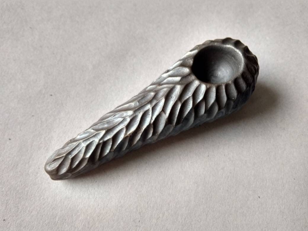 Minimalist clay pipe for smoking Elegant pocket pipe. Black ceramic ...
