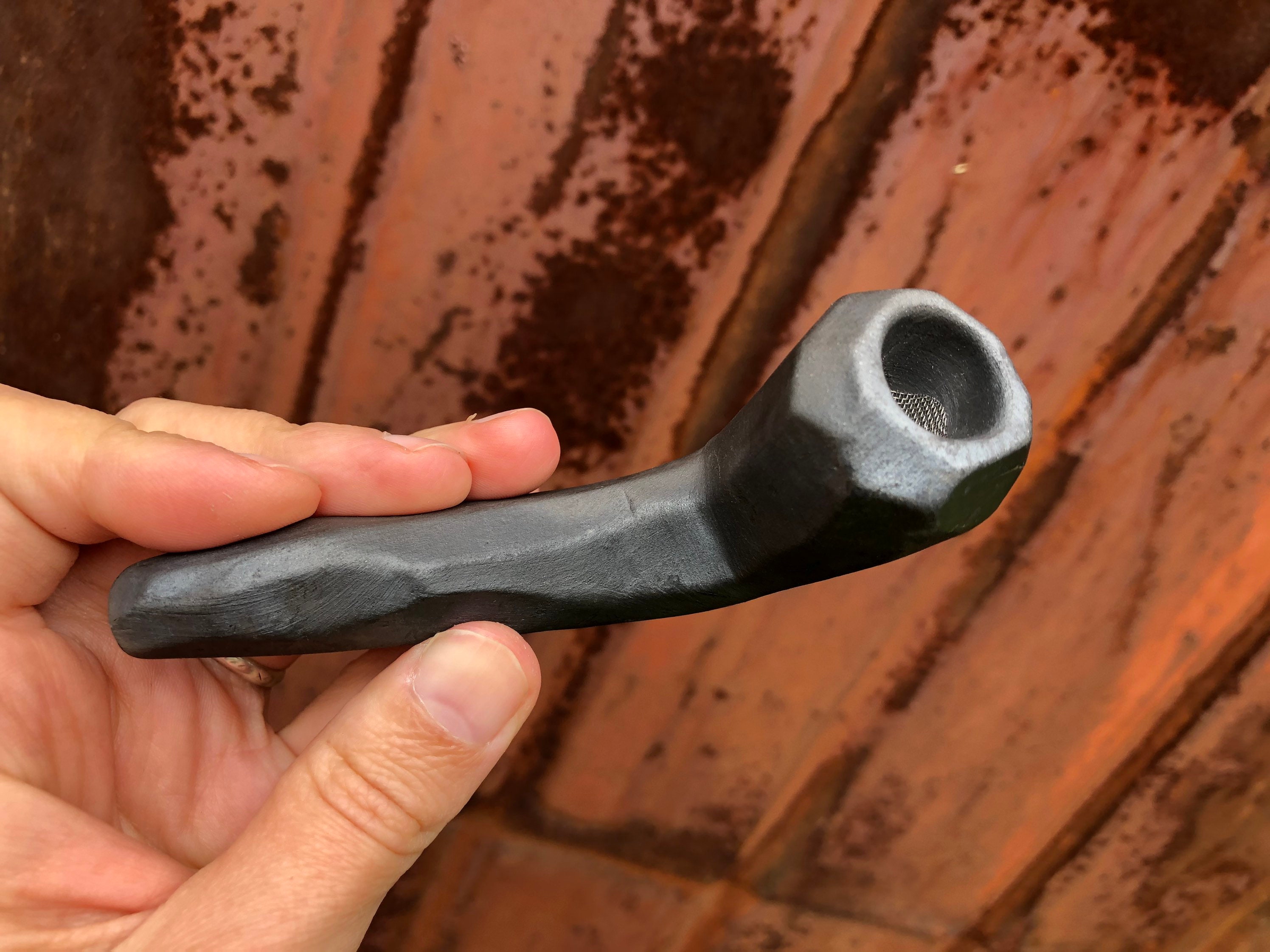 Rauchpfeife aus Keramik. Handgearbeitete schwarze facettierte | Etsy