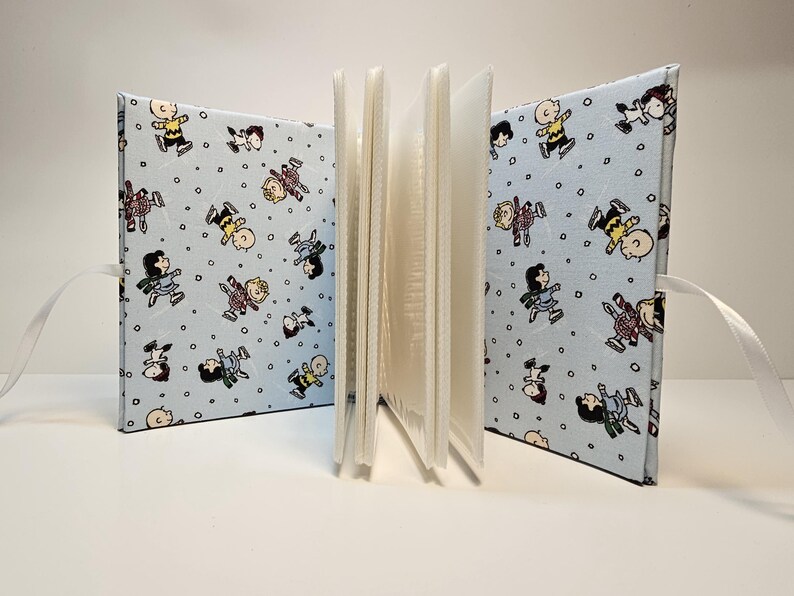 Winter Charlie Brown Snoopy and the Peanuts Gang Photo Album - Holds ...