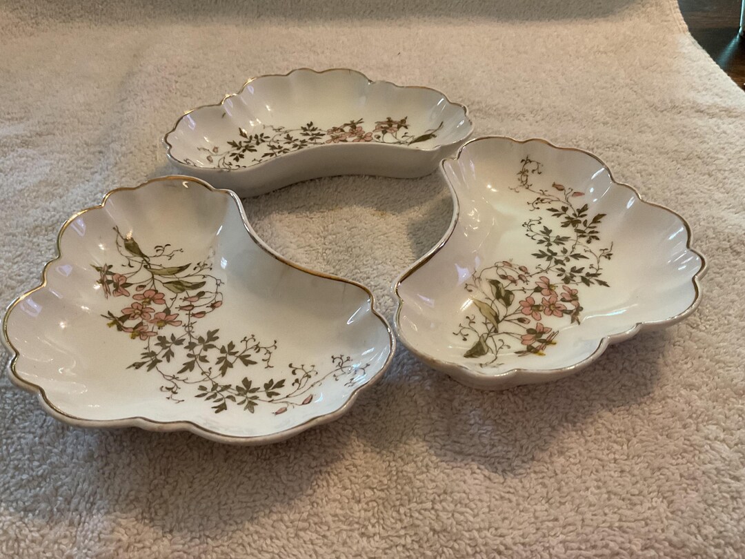 Set of 3 John Maddock & Sons Royal Vitreous Pottery 3 Crescent Dishes ...