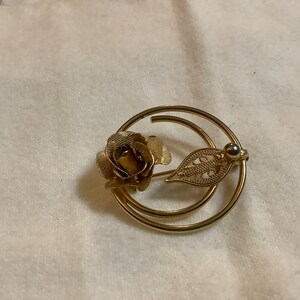 5 Beautiful Vintage Broaches - Etsy