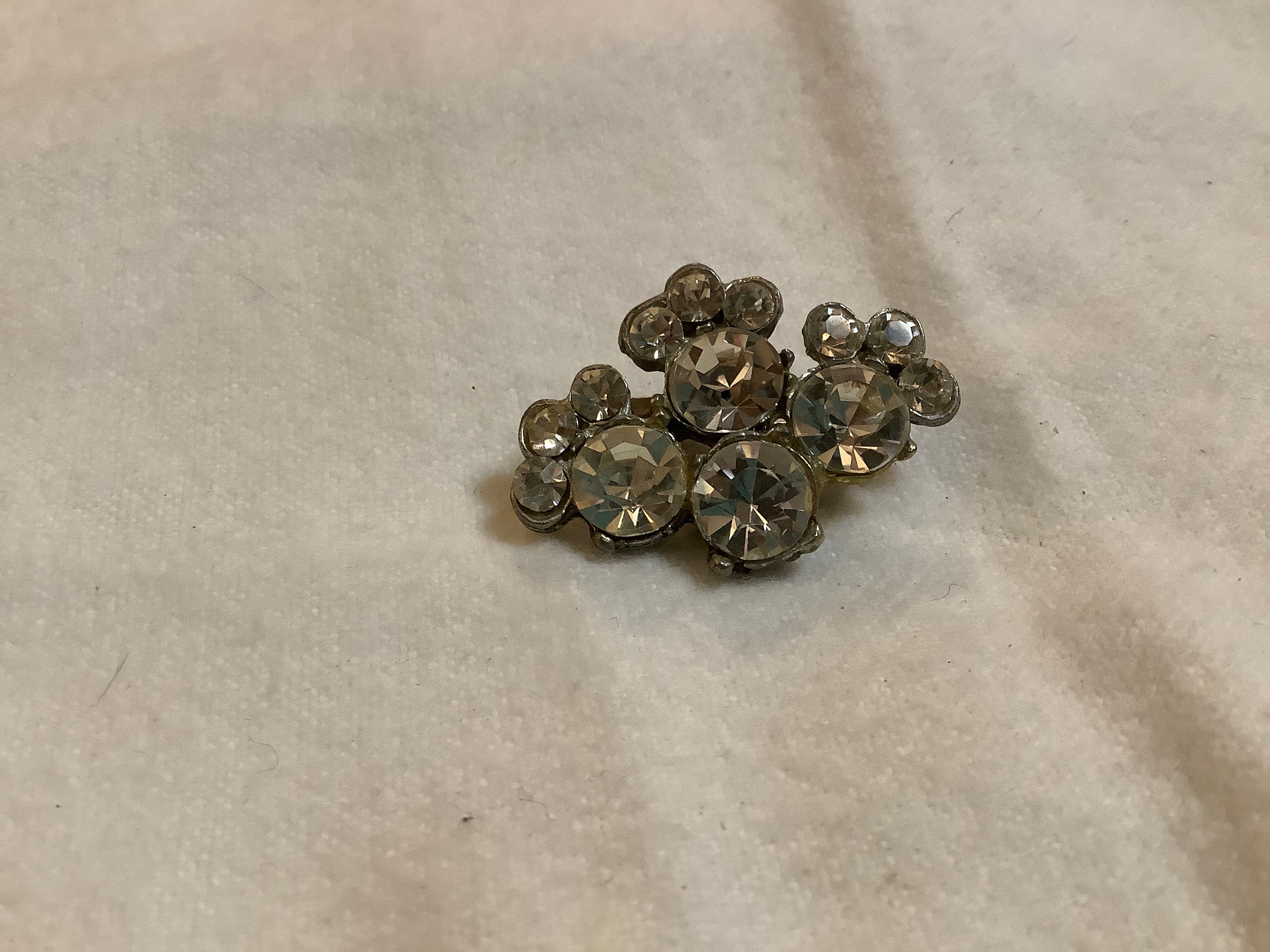 5 Beautiful Vintage Broaches - Etsy