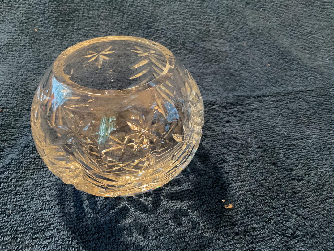 Illusions Crystal Bowl Handblown in Yugoslavia Measures 3.5” Tall - Etsy