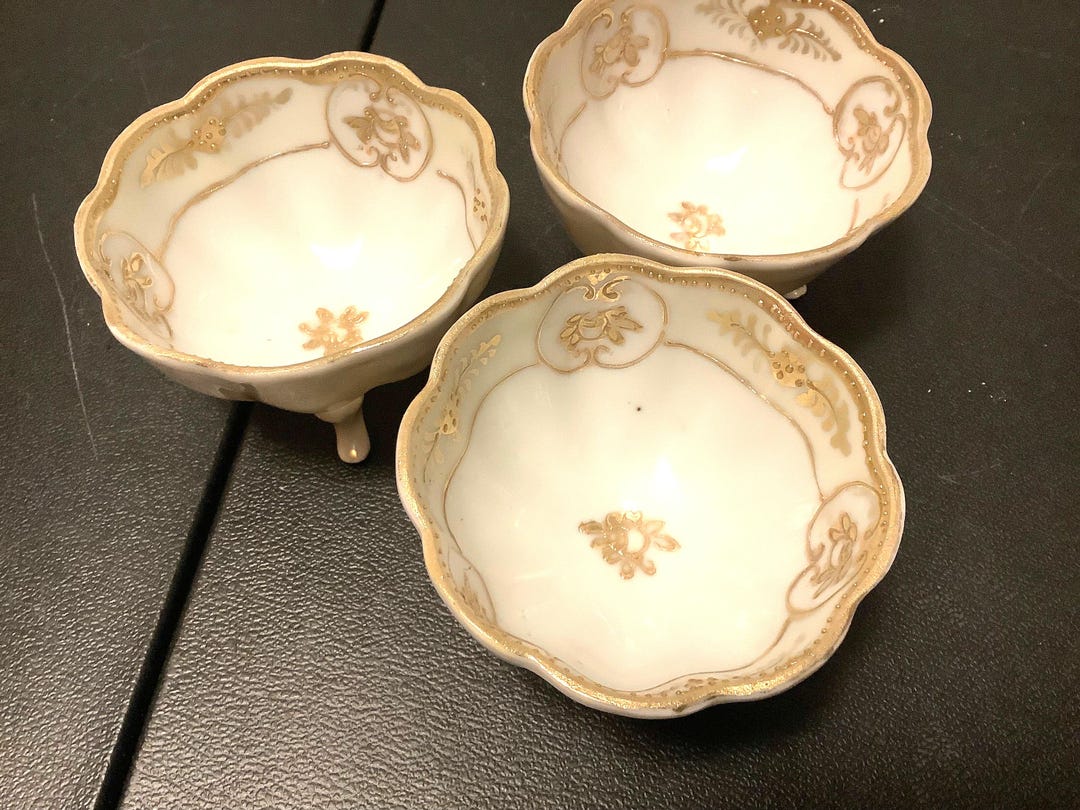 Ornate Chinese Salt Cellars: White & Gold Footed Cups - Set of 3 - Etsy