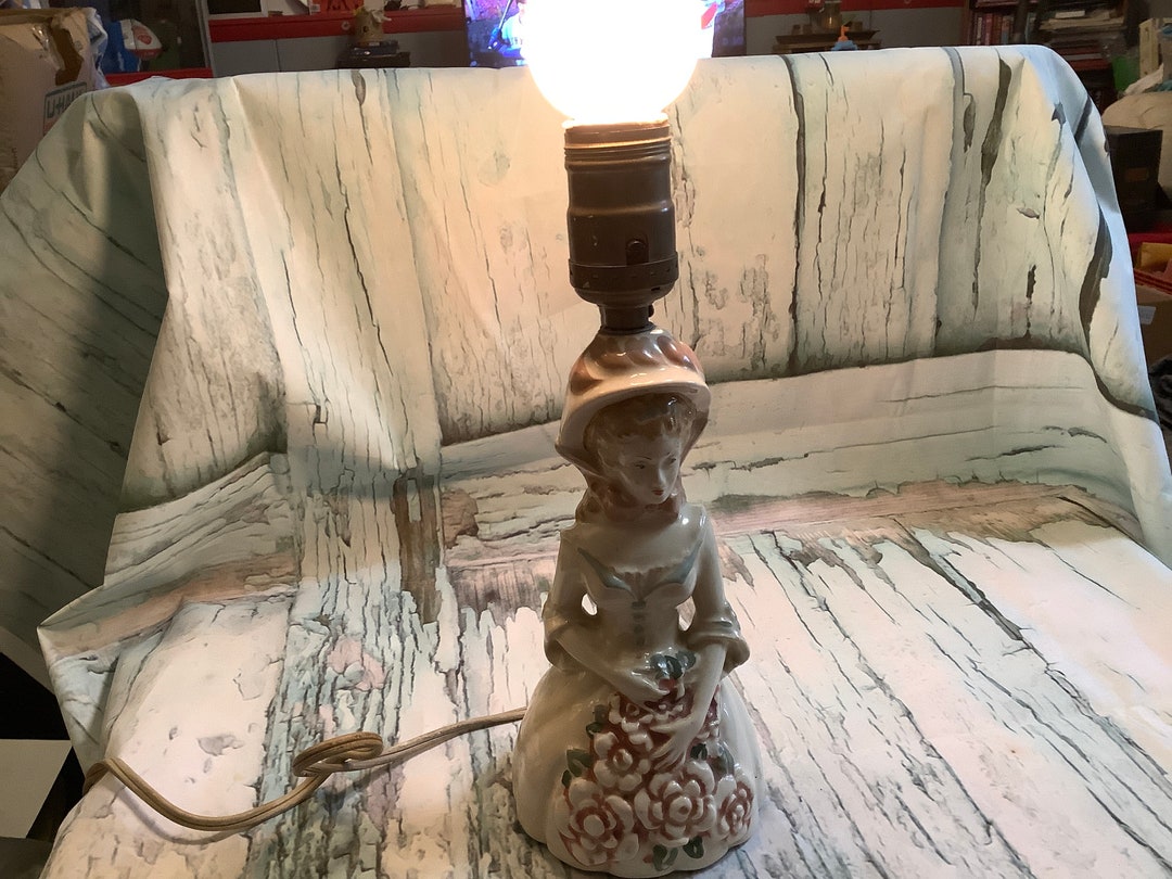 Beautiful Vintage Victorian Lamp Works Fine. - Etsy