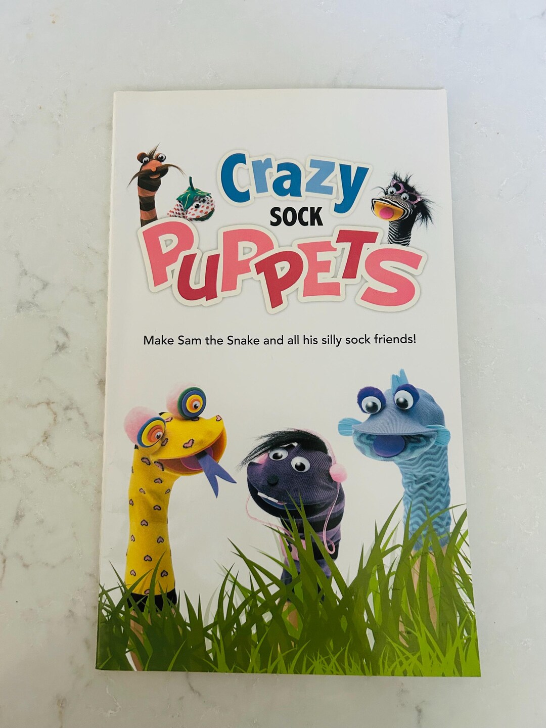 Easy to Make Sock Puppets: Lots of Crazy, Quirky Puppets to Make 25 ...
