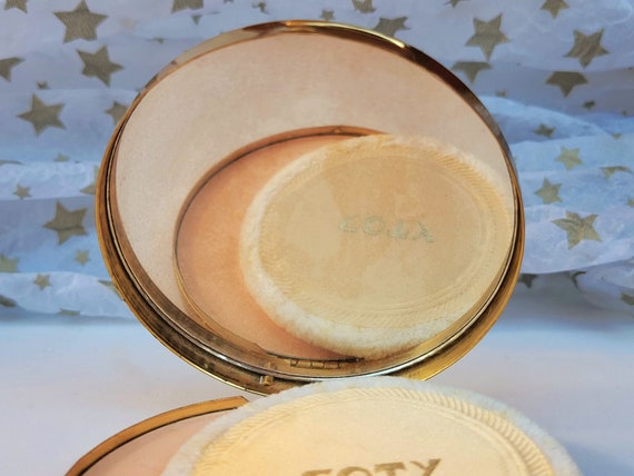 Round Coty French Flair Powder Compact - Gem