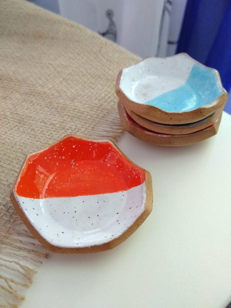 GEO SPICE DISH Speckled stoneware tiny plate ceramic trinket | Etsy