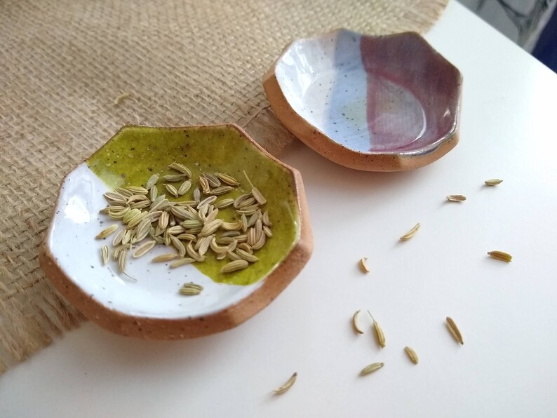 GEO SPICE DISH Speckled stoneware tiny plate ceramic trinket | Etsy